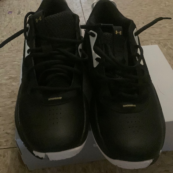 Under Armour | Shoes | This Are Shoes That Never Wore And There Good ...